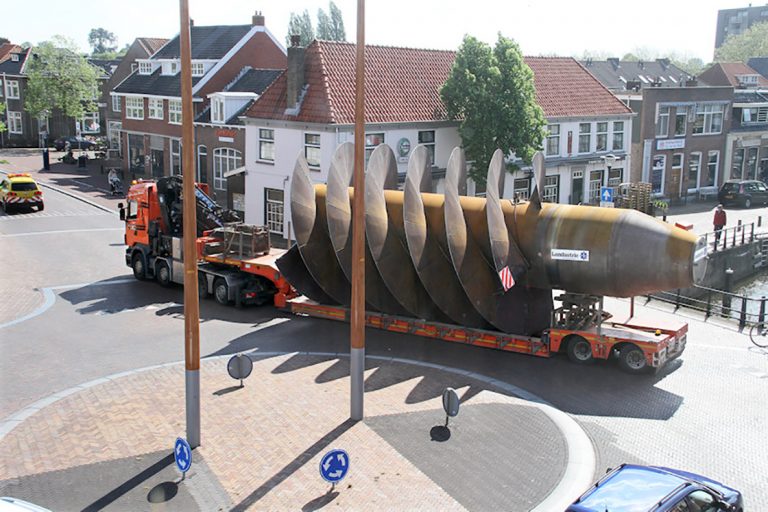 World’s largest hydroscrew made in the Netherlands – Water Alliance